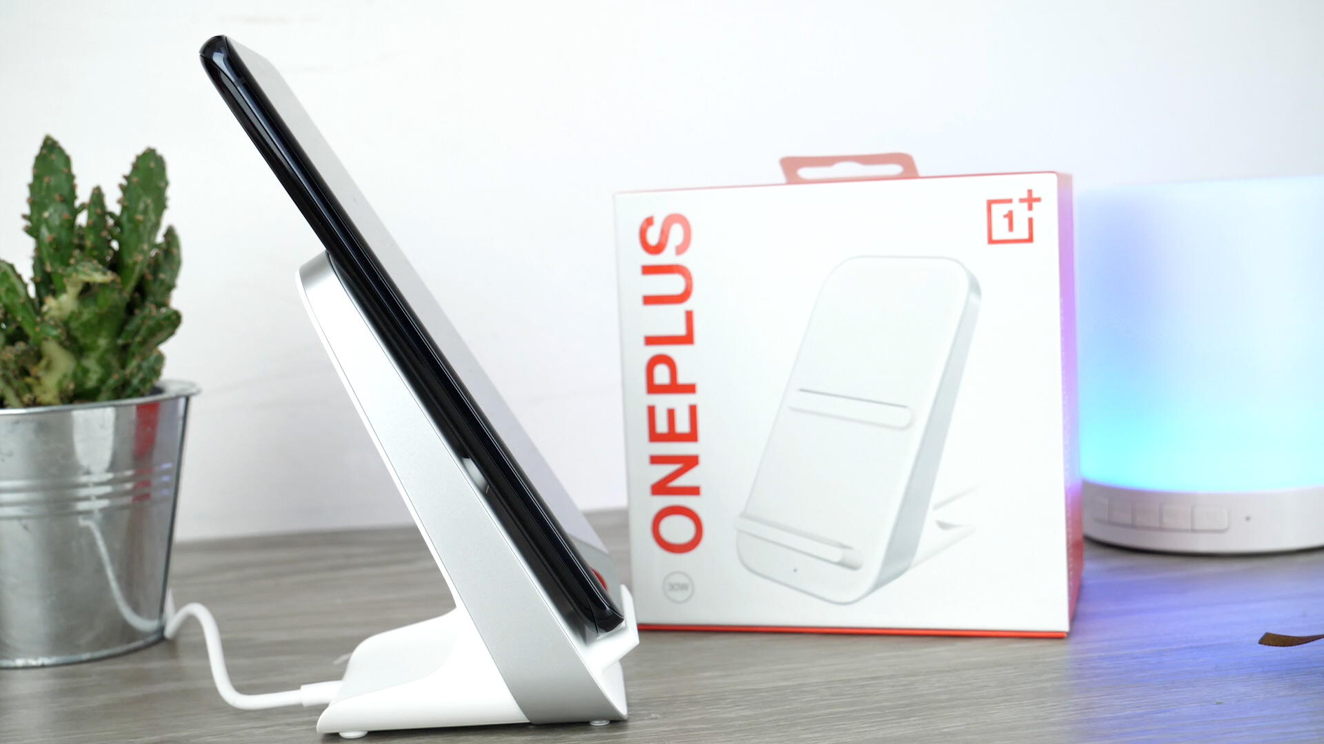OnePlus Warp Charge 30 Wireless Charger Review | Mobile Fun Blog
